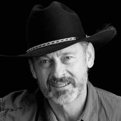 TV Host Ron Spomer wins 2016 Grits Gresham Award.